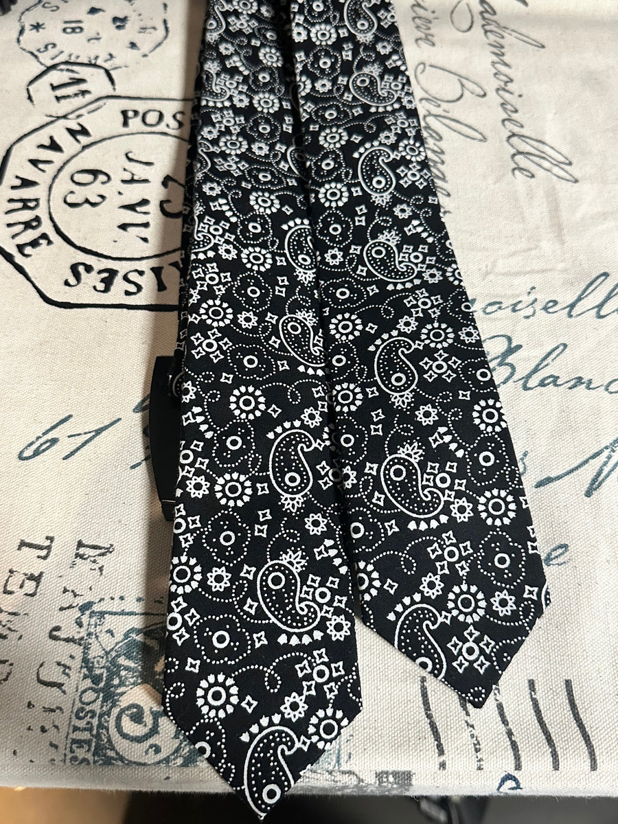 Black Paisley Tie – CHIC & CHAP GIDDUP